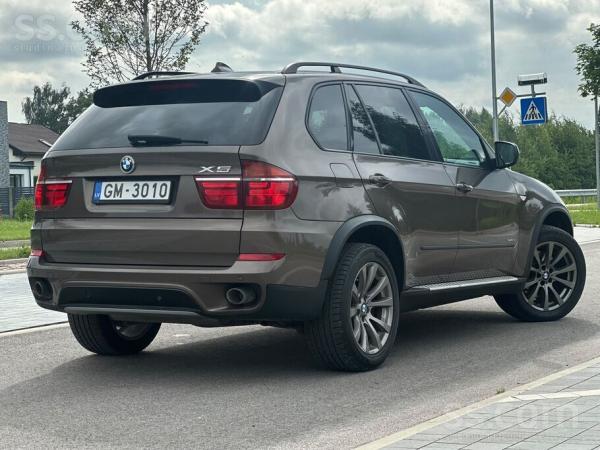 Brown BMW X5 2011 in Jelgava, with an engine capacity of 3.00 L and mileage of 0 thousand km for 15000 €, photo 4 on AUTOMOTO.COM.LV