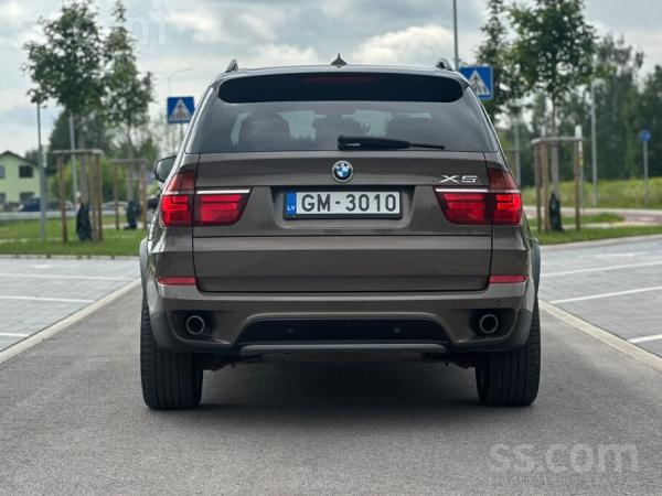 Brown BMW X5 2011 in Jelgava, with an engine capacity of 3.00 L and mileage of 0 thousand km for 15000 €, photo 5 on AUTOMOTO.COM.LV