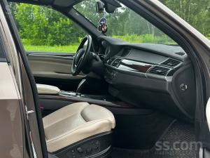 Brūns BMW X5 2011 Jelgava, ar dzinēja tilpumu 3.00 L un nobraukumu 0 tūkst. km par 15000 €, foto 12 vietnē AUTOMOTO.COM.LV