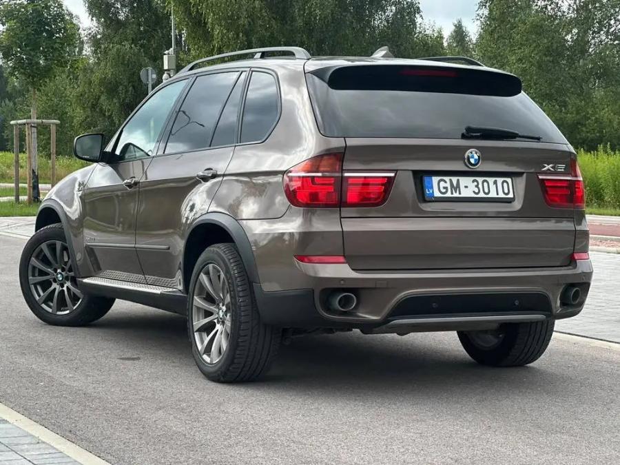 Brūns BMW X5 2011 Jelgava, ar dzinēja tilpumu 3.00 L un nobraukumu 190 tūkst. km par 15000 €, foto 7 vietnē AUTOMOTO.COM.LV