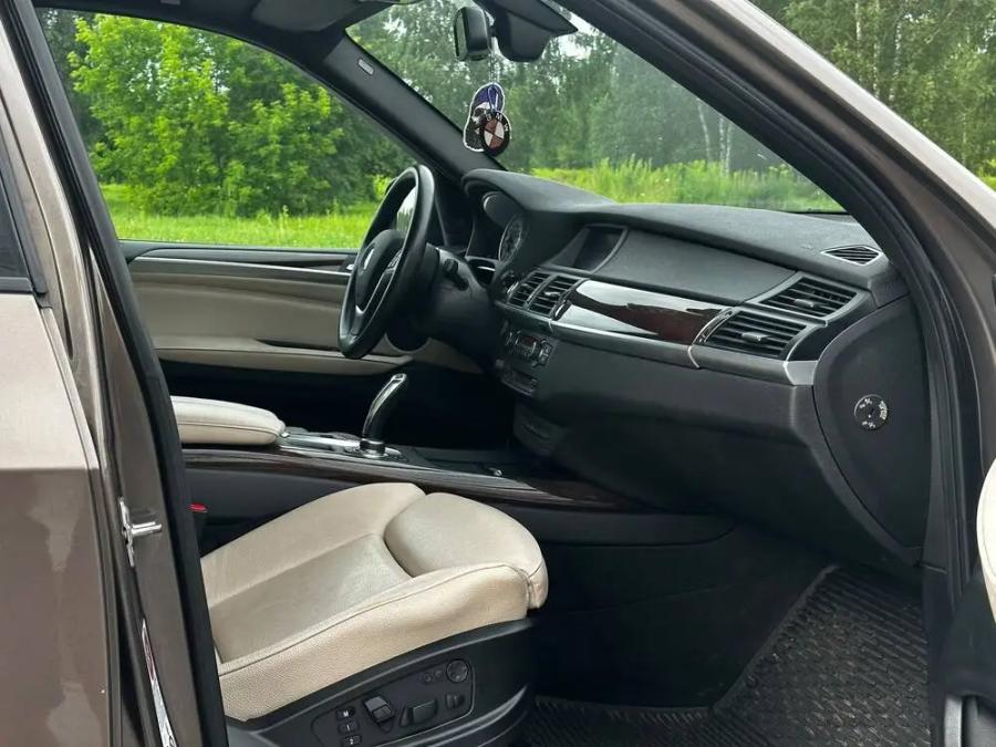 Brūns BMW X5 2011 Jelgava, ar dzinēja tilpumu 3.00 L un nobraukumu 190 tūkst. km par 15000 €, foto 12 vietnē AUTOMOTO.COM.LV