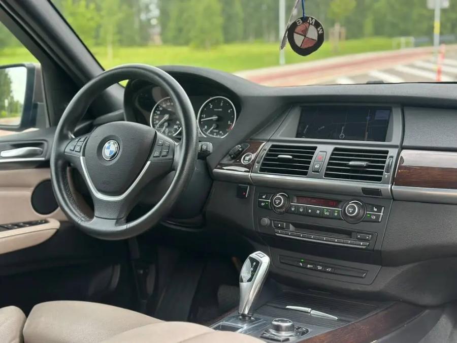 Brūns BMW X5 2011 Jelgava, ar dzinēja tilpumu 3.00 L un nobraukumu 190 tūkst. km par 15000 €, foto 13 vietnē AUTOMOTO.COM.LV