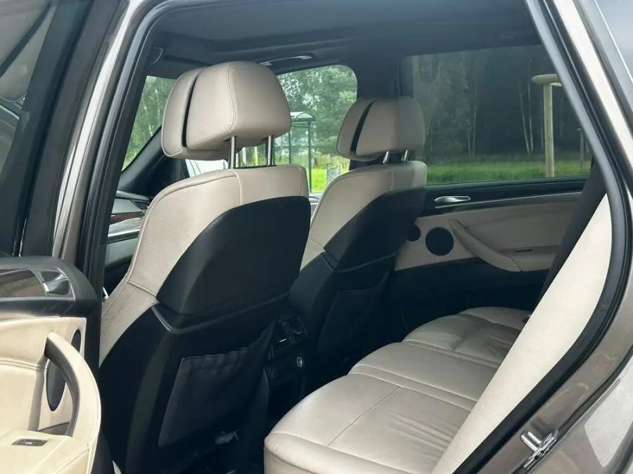 Brūns BMW X5 2011 Jelgava, ar dzinēja tilpumu 3.00 L un nobraukumu 190 tūkst. km par 15000 €, foto 16 vietnē AUTOMOTO.COM.LV