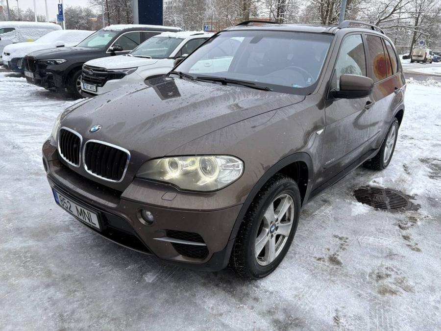 Brūns BMW X5 2011 Narva, ar dzinēja tilpumu 3.00 L un nobraukumu 200 tūkst. km par 5000 €, foto 11 vietnē AUTOMOTO.COM.LV