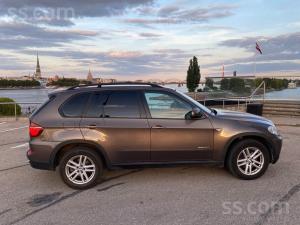 Brūns BMW X5 2011 Rīga, ar dzinēja tilpumu 3.00 L un nobraukumu 285 tūkst. km par 9800 €, foto 8 vietnē AUTOMOTO.COM.LV