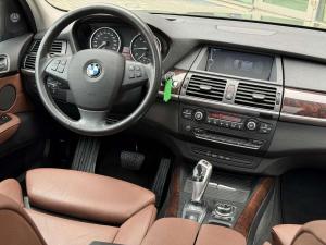 Brown BMW X5 2011 in Klaipeda, with an engine capacity of 2.99 L and mileage of 248 thousand km for 11900 €, photo 23 on AUTOMOTO.COM.LV