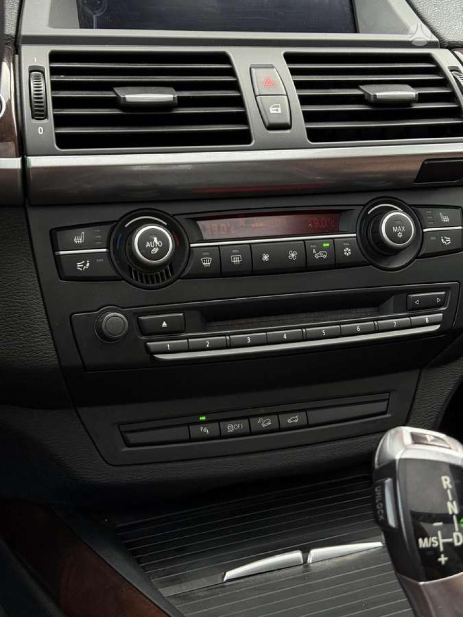 Brown BMW X5 2011 in Klaipeda, with an engine capacity of 2.99 L and mileage of 248 thousand km for 11900 €, photo 27 on AUTOMOTO.COM.LV