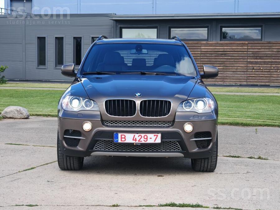 Brown BMW X5 2011 in Riga, with an engine capacity of 3.00 L and mileage of 280 thousand km for 12590 €, photo 4 on AUTOMOTO.COM.LV