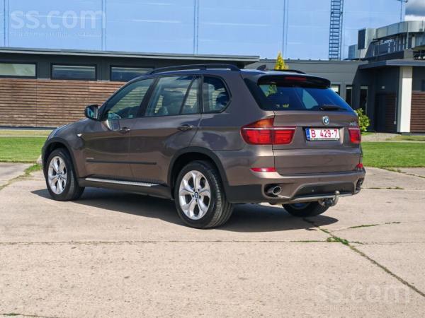 Brūns BMW X5 2011 Rīga, ar dzinēja tilpumu 3.00 L un nobraukumu 280 tūkst. km par 12590 €, foto 8 vietnē AUTOMOTO.COM.LV