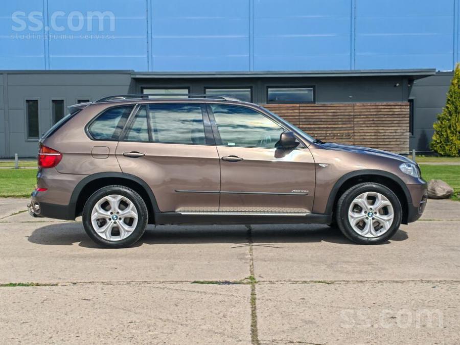 Brūns BMW X5 2011 Rīga, ar dzinēja tilpumu 3.00 L un nobraukumu 280 tūkst. km par 11990 €, foto 14 vietnē AUTOMOTO.COM.LV