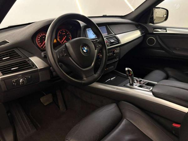 Brown BMW X5 2011 in Marijampole, with an engine capacity of 2.99 L and mileage of 307 thousand km for 11999 €, photo 2 on AUTOMOTO.COM.LV