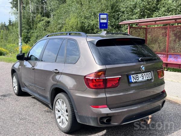 Brūns BMW X5 2011 Rīga, ar dzinēja tilpumu 3.00 L un nobraukumu 267 tūkst. km par 8600 €, foto 2 vietnē AUTOMOTO.COM.LV