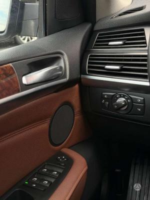 Brown BMW X5 2011 in Klaipeda, with an engine capacity of 2.99 L and mileage of 248 thousand km for 11400 €, photo 25 on AUTOMOTO.COM.LV