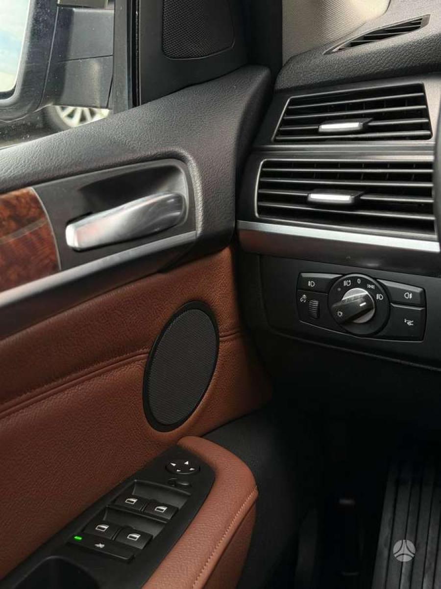 Brown BMW X5 2011 in Klaipeda, with an engine capacity of 2.99 L and mileage of 248 thousand km for 11400 €, photo 25 on AUTOMOTO.COM.LV
