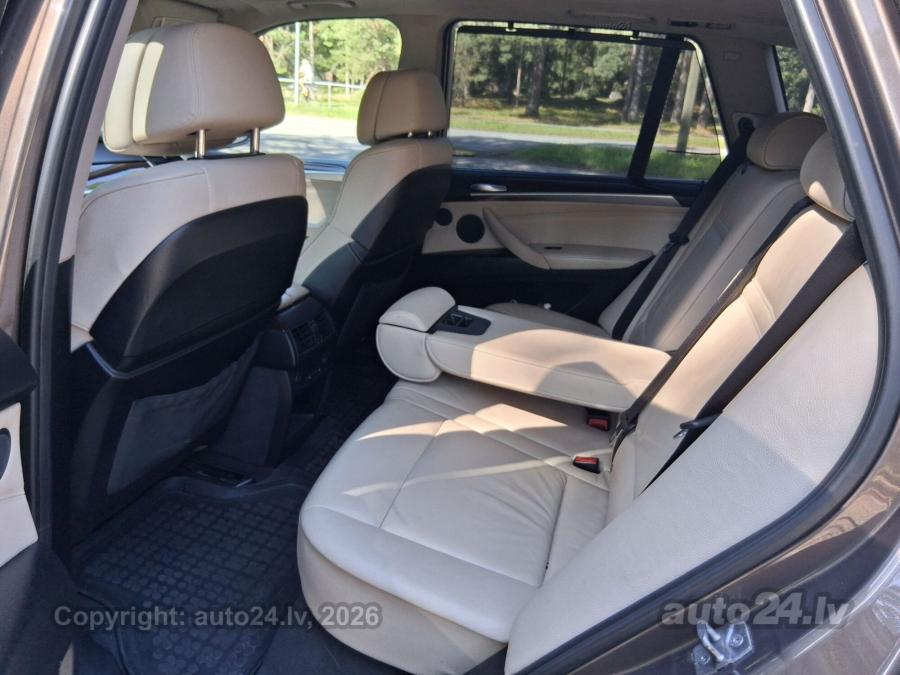 Brūns BMW X5 2011 Tallina, ar dzinēja tilpumu 3.00 L un nobraukumu 284 tūkst. km par 12000 €, foto 7 vietnē AUTOMOTO.COM.LV