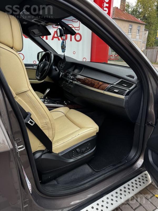 Brūns BMW X5 2011 Rīga, ar dzinēja tilpumu 3.00 L un nobraukumu 286 tūkst. km par 11400 €, foto 10 vietnē AUTOMOTO.COM.LV
