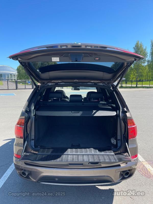Brown BMW X5 2012 in Tallinn, with an engine capacity of 3.00 L and mileage of 280 thousand km for 13500 €, photo 11 on AUTOMOTO.COM.LV