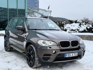 Brown BMW X5 2012 in Vilnius, with an engine capacity of 3.00 L and mileage of 300 thousand km for 6999 €, photo 3 on AUTOMOTO.COM.LV