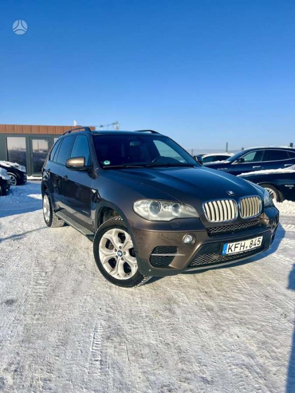 Brūns BMW X5 2012 Kauņa, ar dzinēja tilpumu 2.99 L un nobraukumu 300 tūkst. km par 10799 €, foto 3 vietnē AUTOMOTO.COM.LV
