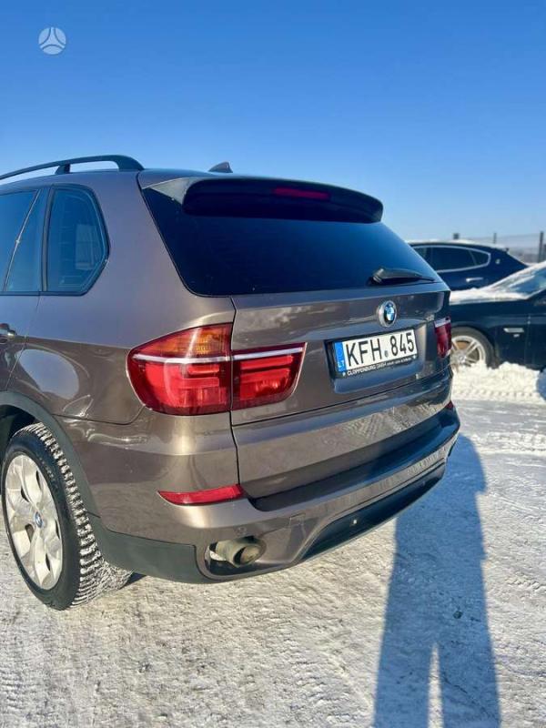 Brūns BMW X5 2012 Kauņa, ar dzinēja tilpumu 2.99 L un nobraukumu 300 tūkst. km par 10799 €, foto 6 vietnē AUTOMOTO.COM.LV