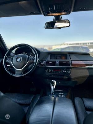 Brown BMW X5 2012 in Kaunas, with an engine capacity of 2.99 L and mileage of 300 thousand km for 10799 €, photo 16 on AUTOMOTO.COM.LV