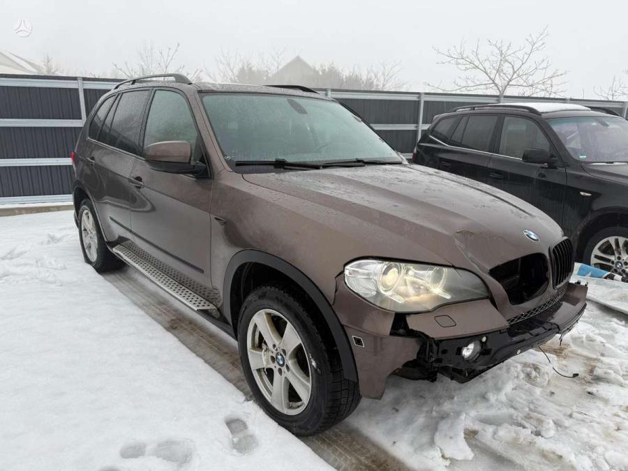 Brūns BMW X5 2012 Marijampole, ar dzinēja tilpumu 2.99 L un nobraukumu 337 tūkst. km par 5750 €, foto 1 vietnē AUTOMOTO.COM.LV