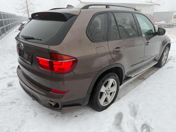Brown BMW X5 2012 in Marijampole, with an engine capacity of 2.99 L and mileage of 337 thousand km for 5550 €, photo 2 on AUTOMOTO.COM.LV