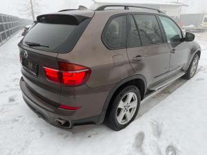 Brown BMW X5 2012 in Marijampole, with an engine capacity of 2.99 L and mileage of 337 thousand km for 5550 €, photo 2 on AUTOMOTO.COM.LV