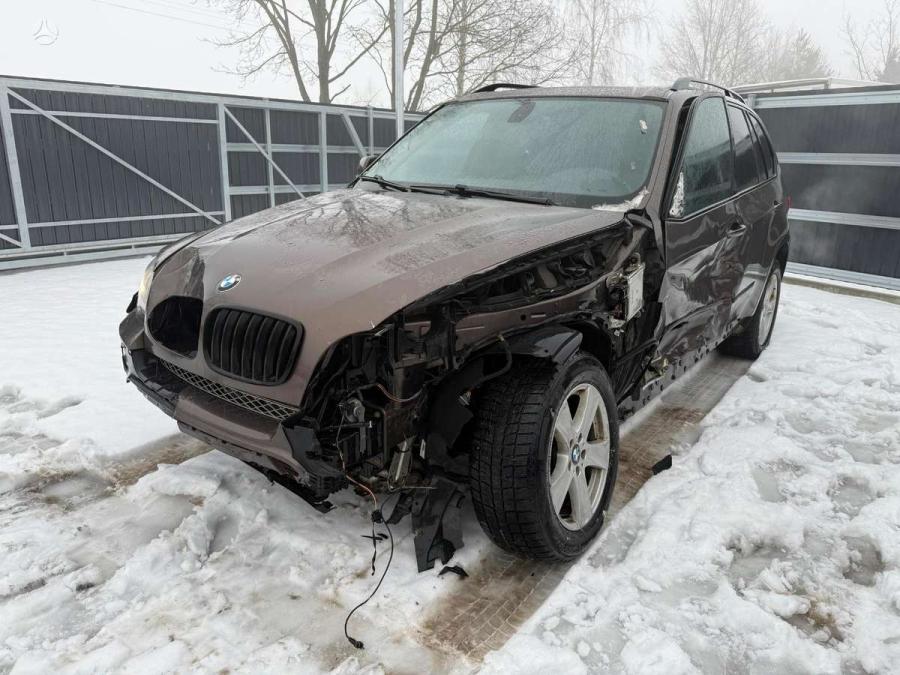 Brown BMW X5 2012 in Marijampole, with an engine capacity of 2.99 L and mileage of 337 thousand km for 5550 €, photo 3 on AUTOMOTO.COM.LV
