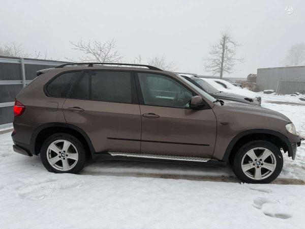 Brown BMW X5 2012 in Marijampole, with an engine capacity of 2.99 L and mileage of 337 thousand km for 5550 €, photo 5 on AUTOMOTO.COM.LV