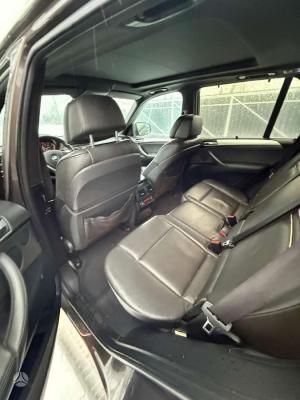 Brown BMW X5 2012 in Marijampole, with an engine capacity of 2.99 L and mileage of 337 thousand km for 5550 €, photo 6 on AUTOMOTO.COM.LV