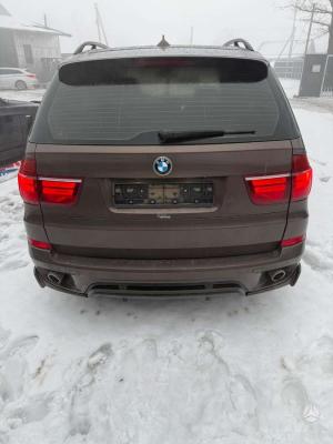 Brown BMW X5 2012 in Marijampole, with an engine capacity of 2.99 L and mileage of 337 thousand km for 5550 €, photo 8 on AUTOMOTO.COM.LV