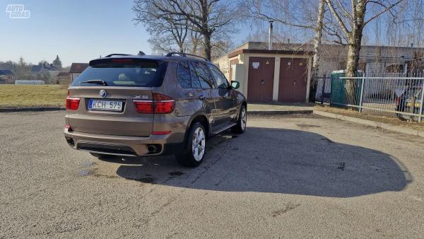 Brūns BMW X5 2012 Marijampole, ar dzinēja tilpumu 3.00 L un nobraukumu 310 tūkst. km par 10300 €, foto 7 vietnē AUTOMOTO.COM.LV
