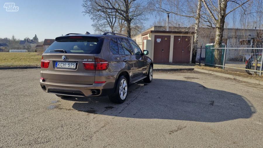 Brūns BMW X5 2012 Marijampole, ar dzinēja tilpumu 3.00 L un nobraukumu 310 tūkst. km par 10300 €, foto 7 vietnē AUTOMOTO.COM.LV