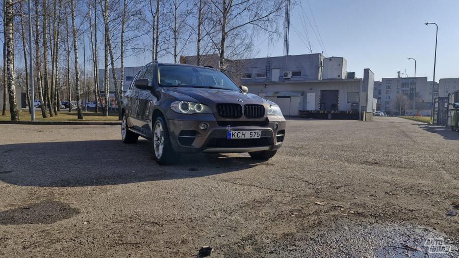 Brūns BMW X5 2012 Marijampole, ar dzinēja tilpumu 3.00 L un nobraukumu 310 tūkst. km par 9300 €, foto 4 vietnē AUTOMOTO.COM.LV
