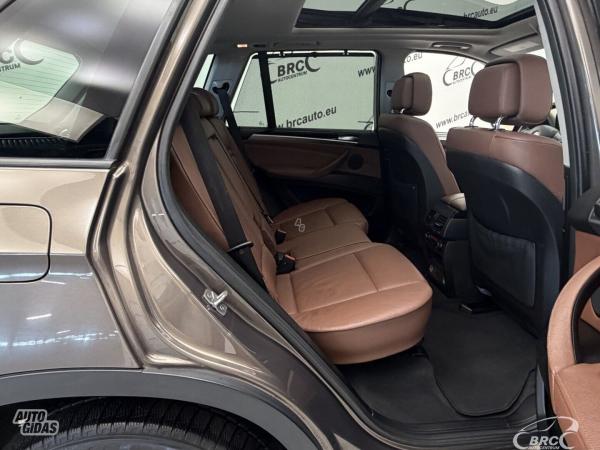 Brown BMW X5 2012 in Avizieniai, with an engine capacity of 3.00 L and mileage of 301 thousand km for 11900 €, photo 9 on AUTOMOTO.COM.LV