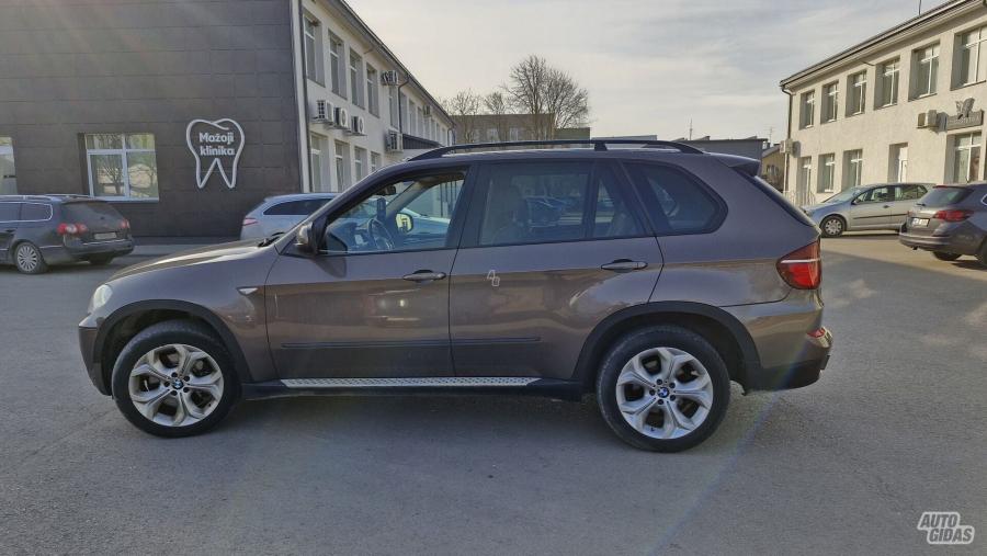 Brown BMW X5 2012 in Marijampole, with an engine capacity of 3.00 L and mileage of 310 thousand km for 10000 €, photo 3 on AUTOMOTO.COM.LV