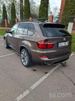 Brūns BMW X5 2012 Jēkabpils, ar dzinēja tilpumu 3.00 L un nobraukumu 198 tūkst. km par 15000 €, foto 3 vietnē AUTOMOTO.COM.LV