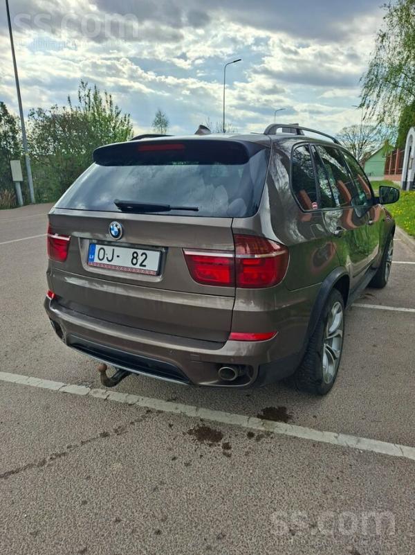 Brown BMW X5 2012 in Jekabpils, with an engine capacity of 3.00 L and mileage of 198 thousand km for 15000 €, photo 3 on AUTOMOTO.COM.LV