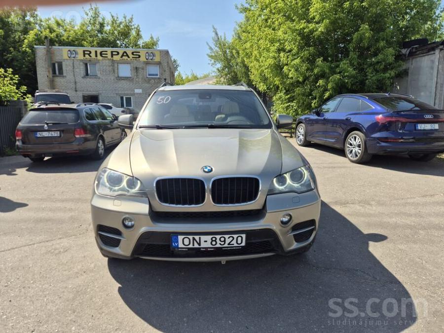 Brūns BMW X5 2012 Rīga, ar dzinēja tilpumu 3.00 L un nobraukumu 233 tūkst. km par 10490 €, foto 4 vietnē AUTOMOTO.COM.LV