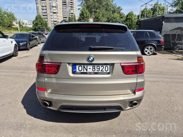 Коричневый БМВ Х5 2012 в Рига, объемом двигателя 3.00 л и пробегом 233 тыс. км за 10490 €, фото 7 на AUTOMOTO.COM.LV