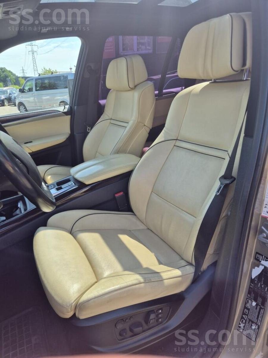Brūns BMW X5 2012 Rīga, ar dzinēja tilpumu 3.00 L un nobraukumu 233 tūkst. km par 10490 €, foto 14 vietnē AUTOMOTO.COM.LV