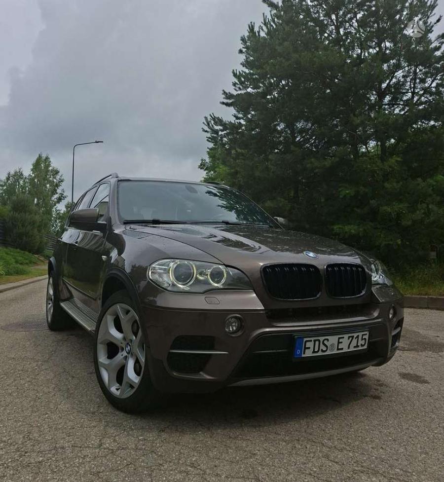 Brūns BMW X5 2012 Viļņa, ar dzinēja tilpumu 2.99 L un nobraukumu 310 tūkst. km par 11700 €, foto 3 vietnē AUTOMOTO.COM.LV