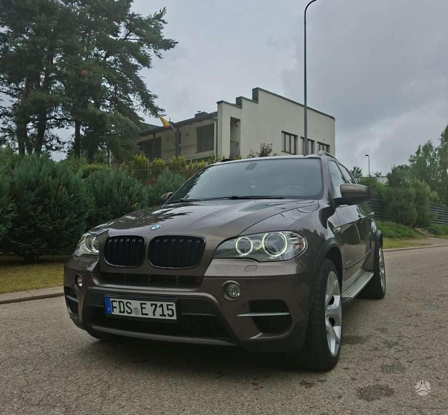 Brūns BMW X5 2012 Viļņa, ar dzinēja tilpumu 2.99 L un nobraukumu 310 tūkst. km par 11700 €, foto 7 vietnē AUTOMOTO.COM.LV