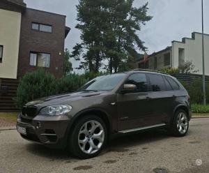 Brūns BMW X5 2012 Viļņa, ar dzinēja tilpumu 2.99 L un nobraukumu 310 tūkst. km par 11700 €, foto 8 vietnē AUTOMOTO.COM.LV