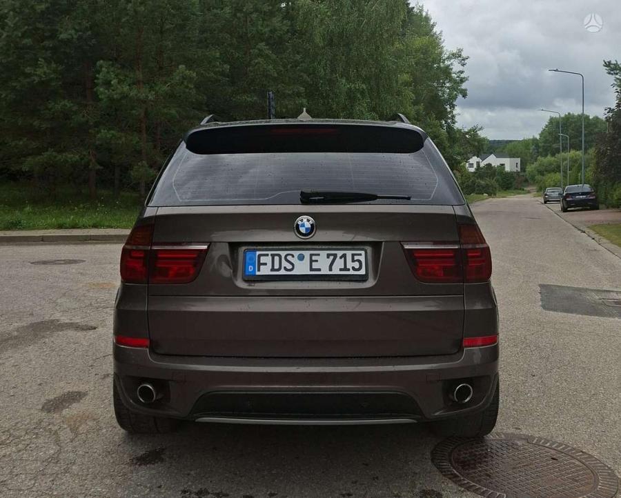 Brūns BMW X5 2012 Viļņa, ar dzinēja tilpumu 2.99 L un nobraukumu 310 tūkst. km par 11700 €, foto 12 vietnē AUTOMOTO.COM.LV