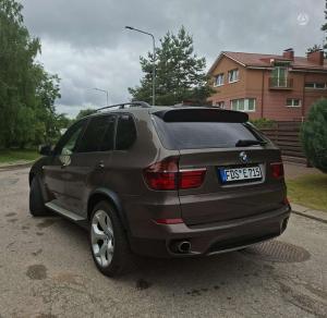 Brūns BMW X5 2012 Viļņa, ar dzinēja tilpumu 2.99 L un nobraukumu 310 tūkst. km par 11700 €, foto 13 vietnē AUTOMOTO.COM.LV