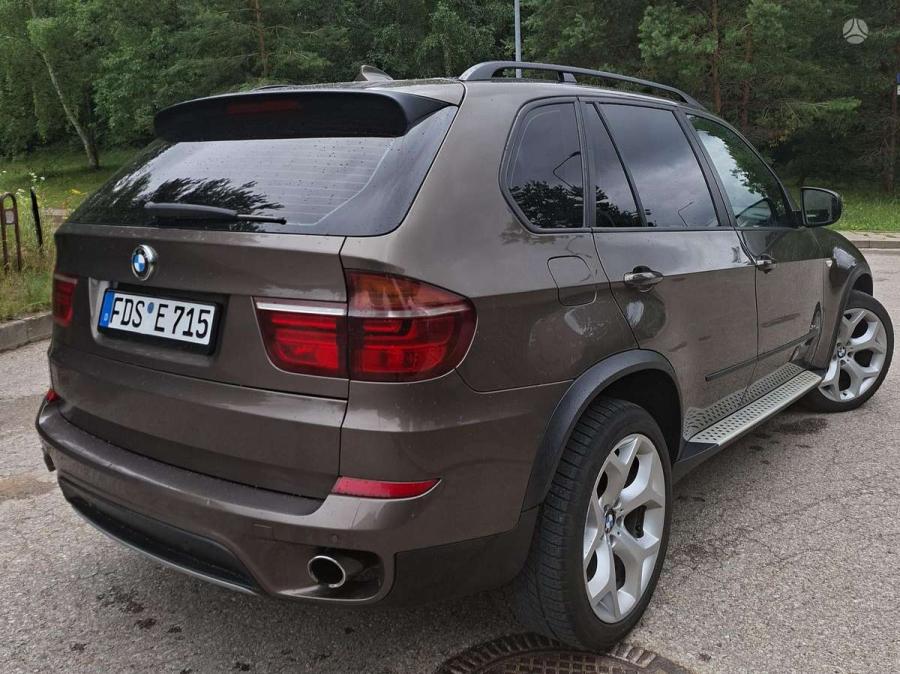 Brūns BMW X5 2012 Viļņa, ar dzinēja tilpumu 2.99 L un nobraukumu 310 tūkst. km par 11700 €, foto 14 vietnē AUTOMOTO.COM.LV