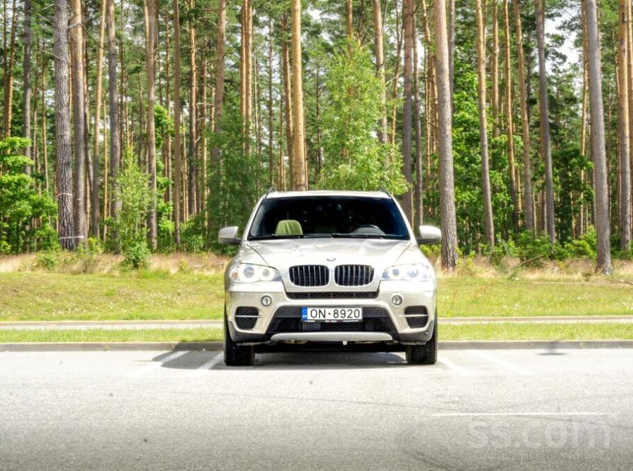 Brown BMW X5 2012 in Riga, with an engine capacity of 3.00 L and mileage of 233 thousand km for 11490 €, photo 4 on AUTOMOTO.COM.LV