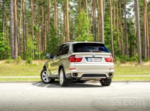 Brown BMW X5 2012 in Riga, with an engine capacity of 3.00 L and mileage of 233 thousand km for 11490 €, photo 8 on AUTOMOTO.COM.LV